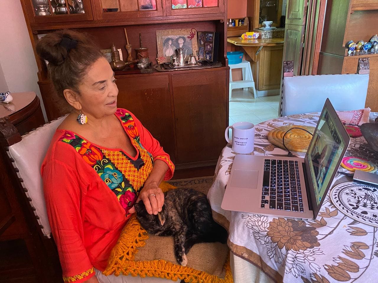 Contacto - Angela Cuevas